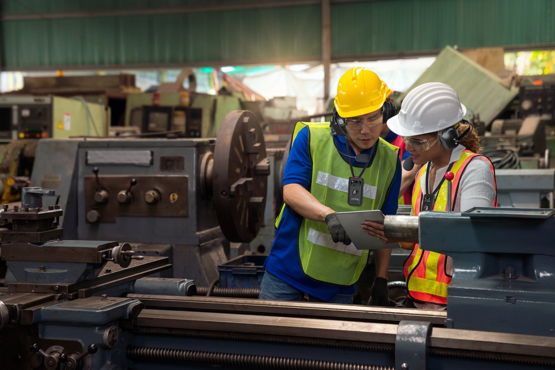 Types of NRR–Compliant Headsets for Factory Tours | Implecho